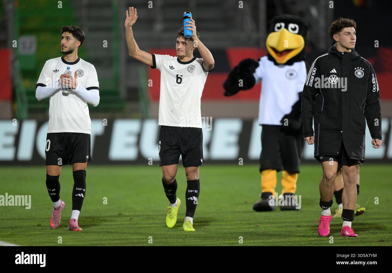 Final celebration from left: Muhammed Damar, Tom Bischof, Mert Koemuer ...