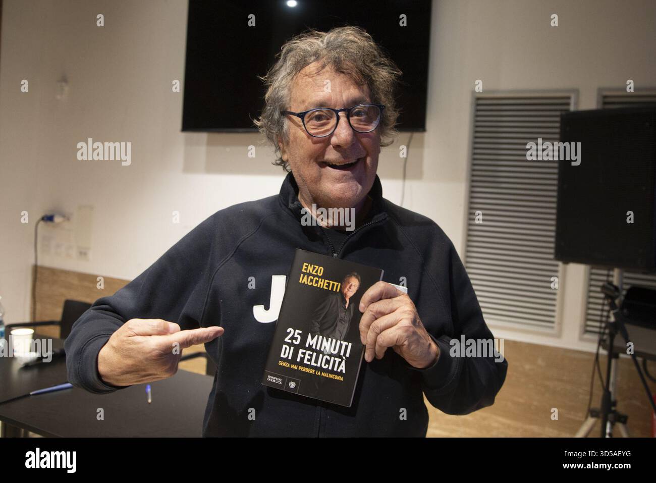 Milan, Milan Book City 2025, a meeting at the Menotti Theater with Enzo ...