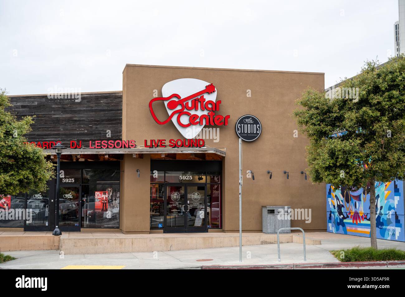 Facade of Guitar Center store with logo visible in Emeryville ...