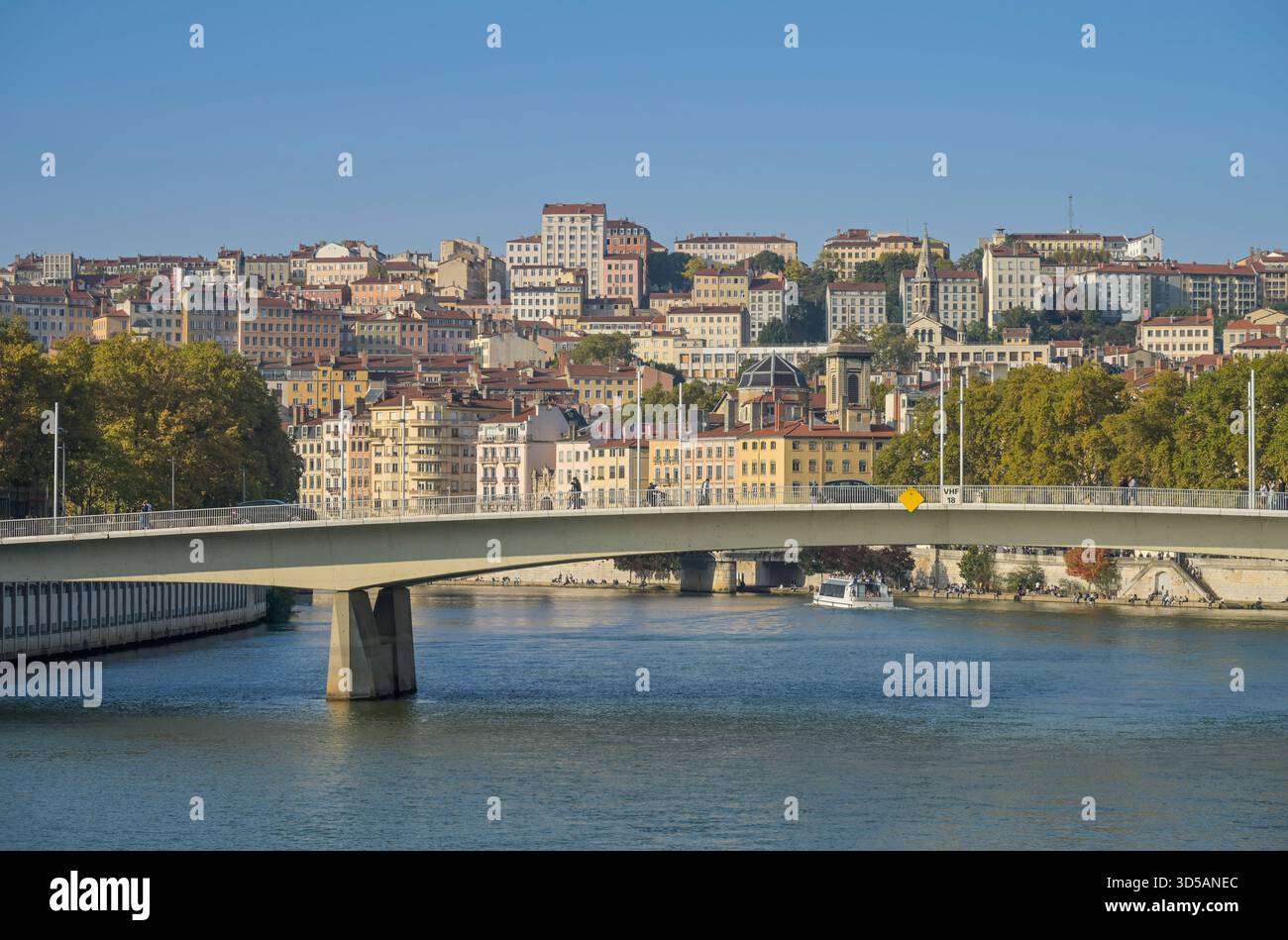 Pont Alphonse Juin, Altbauten am östlichen Ufer der Saone, hinten der ...