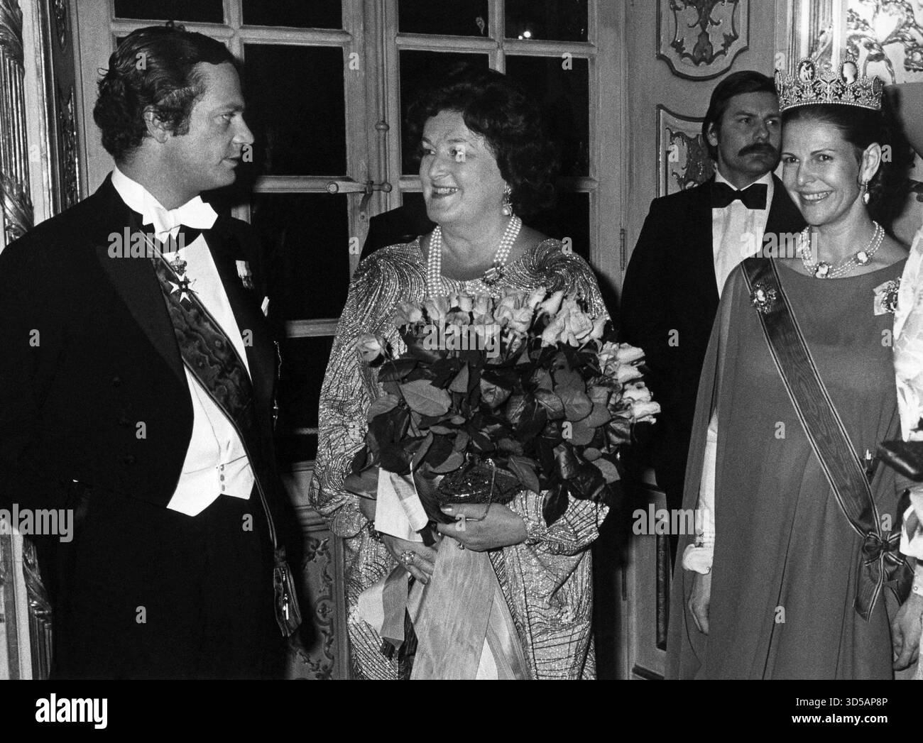 BIRGIT NILSSON Swedish operasinger meet the Swedish royal couple Stock ...