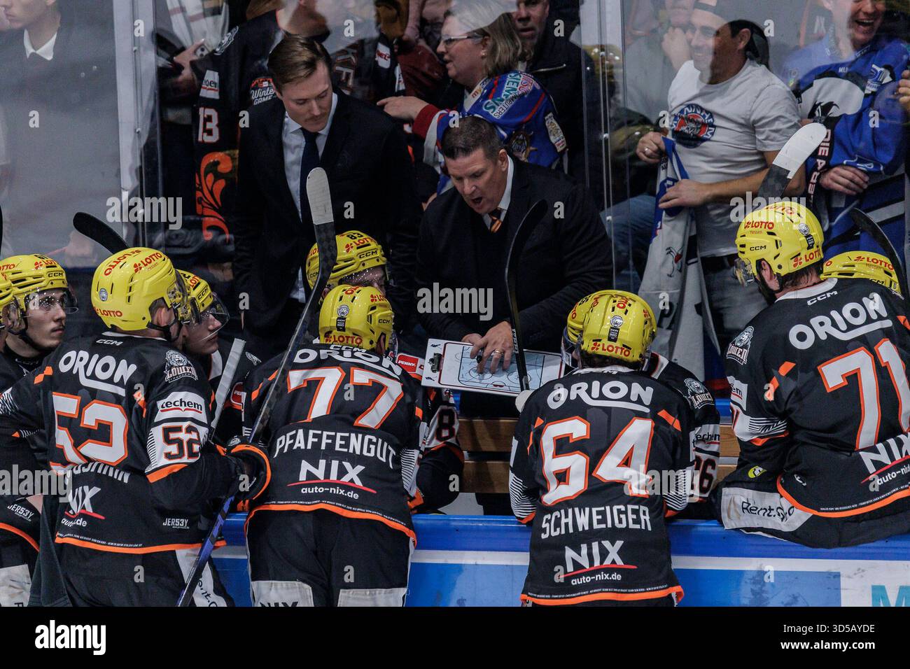 Tom Pokel (Trainer [coach] / Headcoach Löwen Frankfurt) gives the final ...