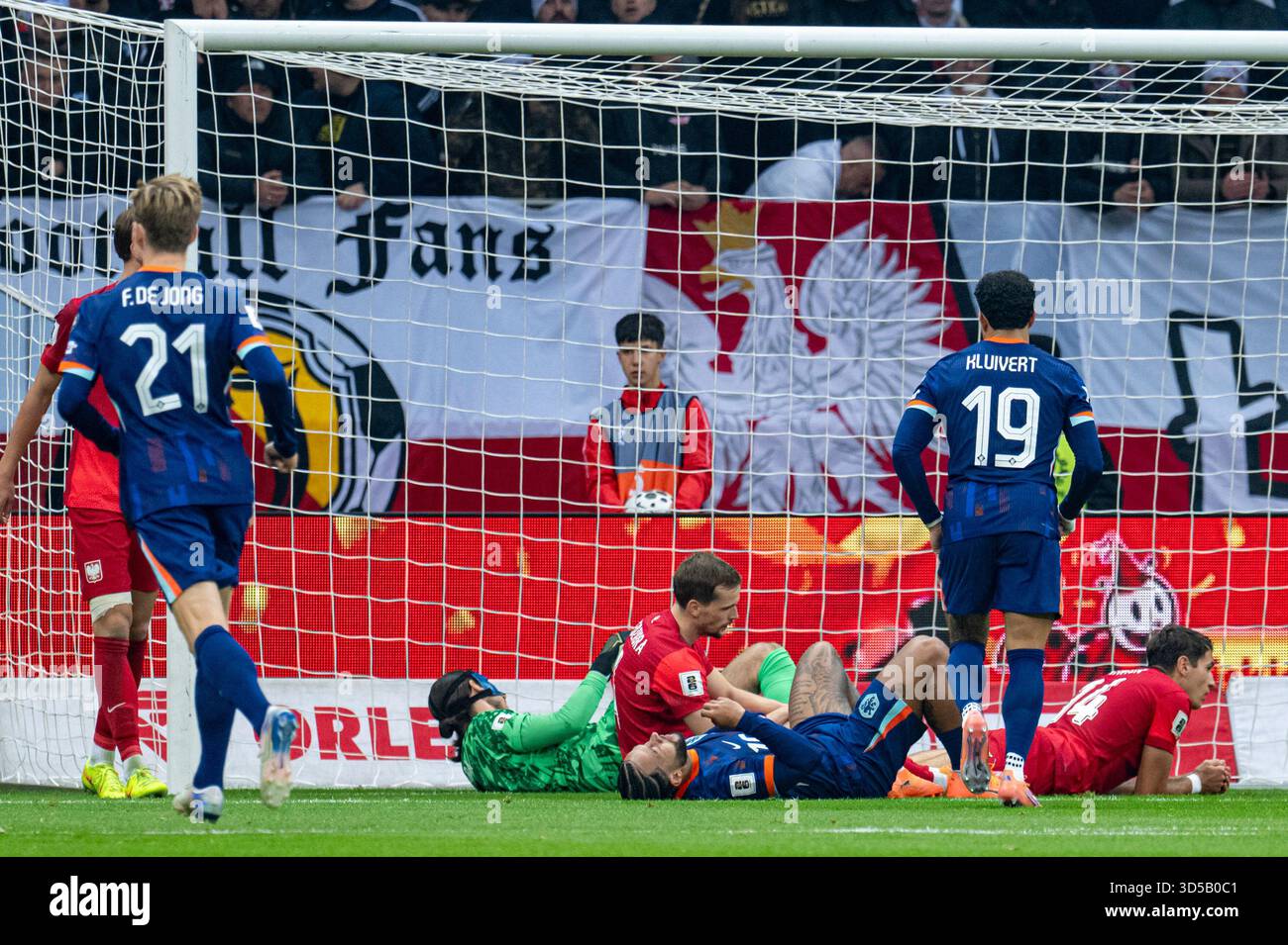 Memphis Depay of Netherlands scores a goal during the FIFA World Cup ...