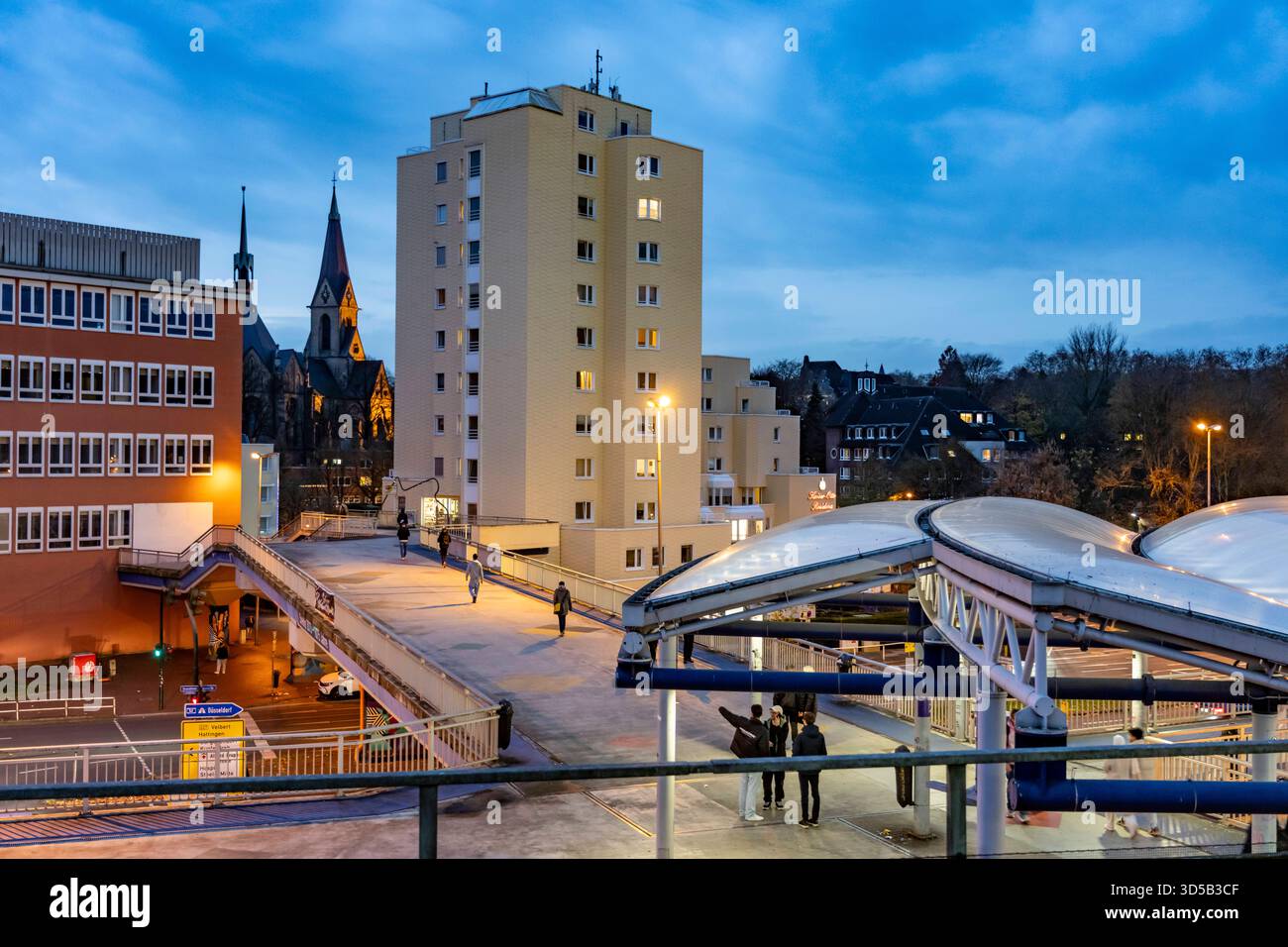 Skyline von Essen-Steele, Hochhaus des Senioren Residenz Kaiser-Otto ...