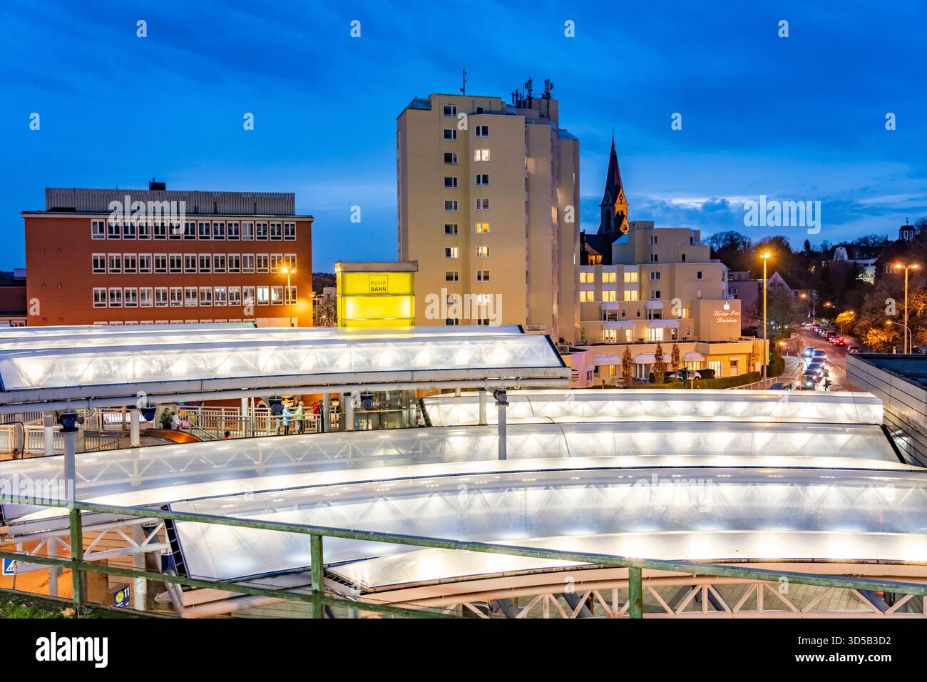 Skyline von Essen-Steele, Hochhaus des Senioren Residenz Kaiser-Otto ...