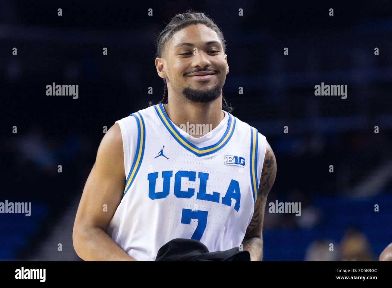 LOS ANGELES, CA - NOVEMBER 10: Christian Horry #7 of the UCLA Bruins ...