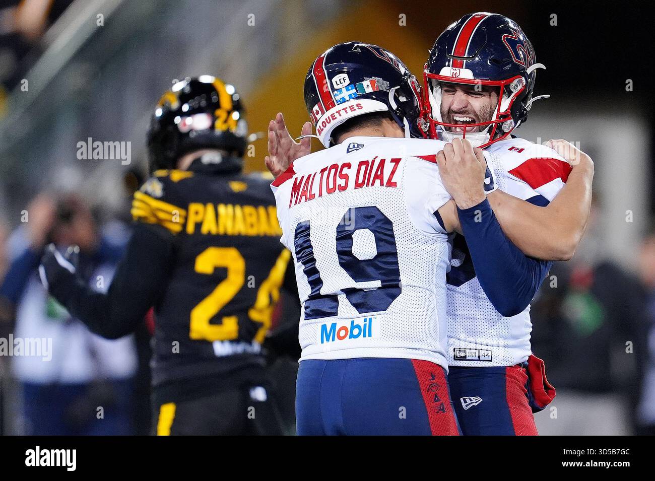Jose Maltos Diaz et Joseph Zema , des Alouettes de Montréal, après le ...