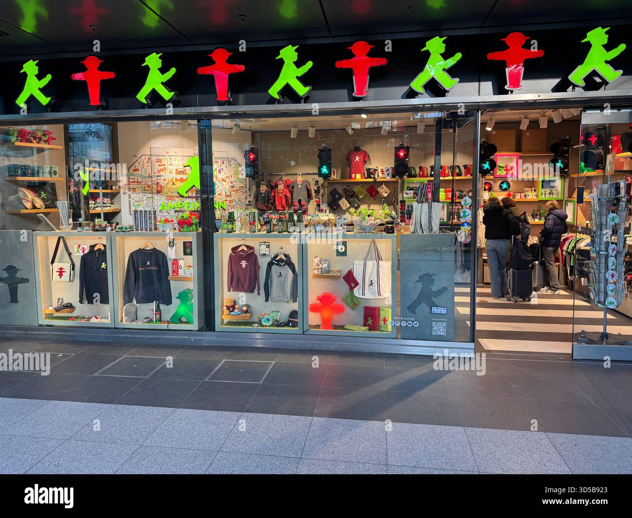 Germany berlin ampelman symbol hi-res stock photography and images - Alamy
