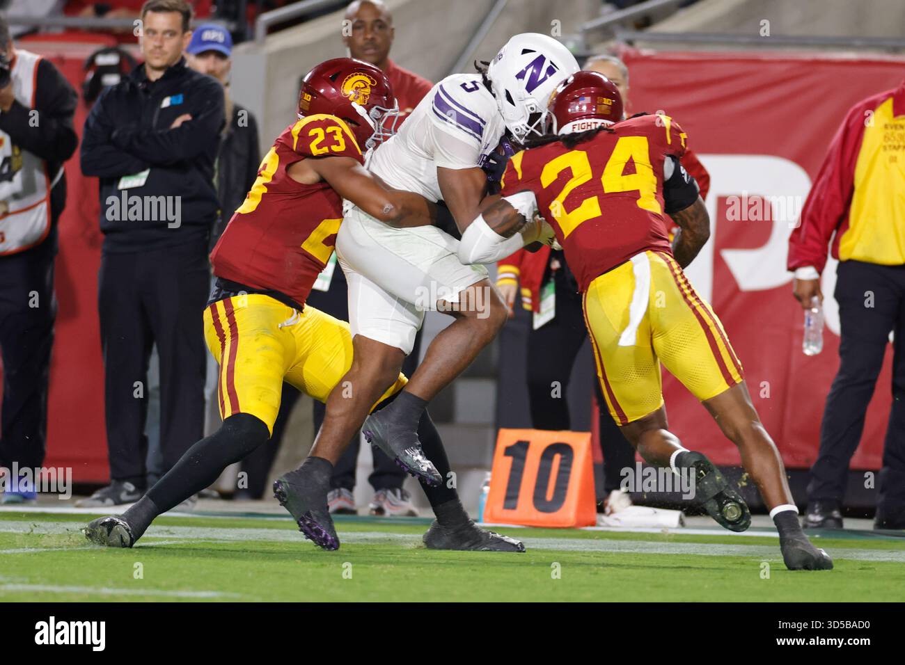 LOS ANGELES, CA - NOVEMBER 07: USC Trojans safety Christian Pierce (24 ...