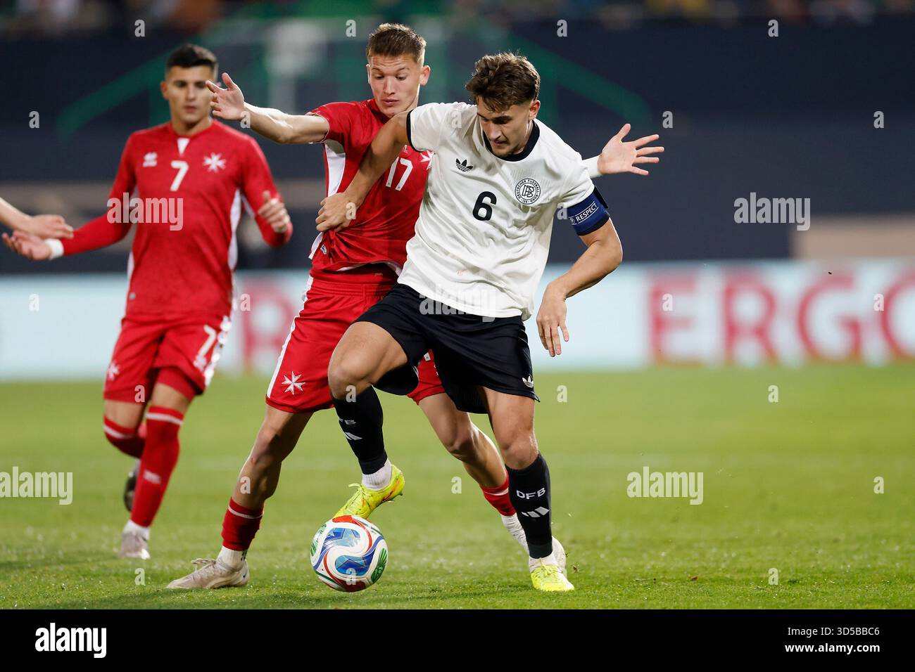 From left to right: Duel between: Jake Azzopardi (Malta, 17) and Tom ...
