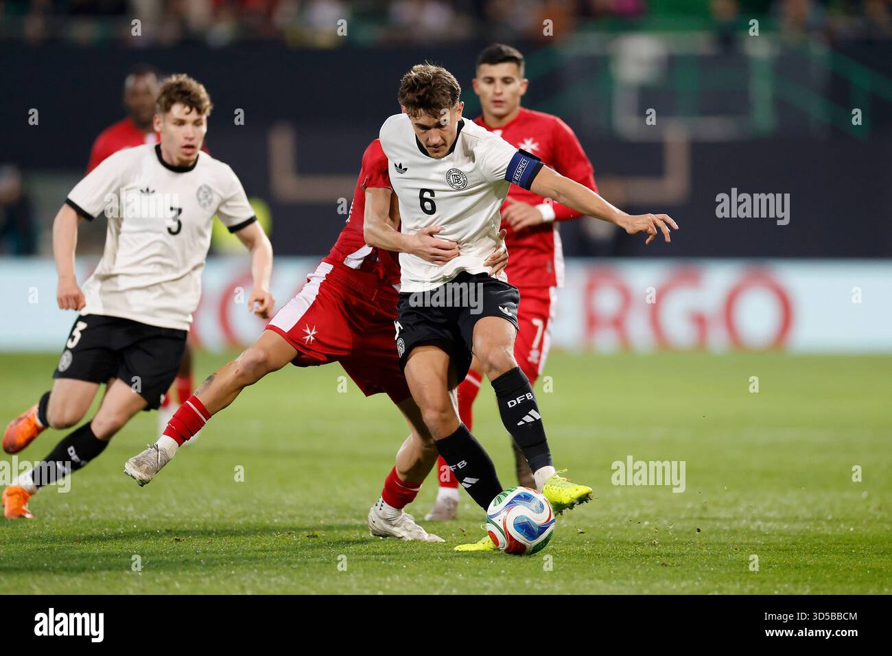 From left to right: Duel between: Jake Azzopardi (Malta, 17) and Tom ...