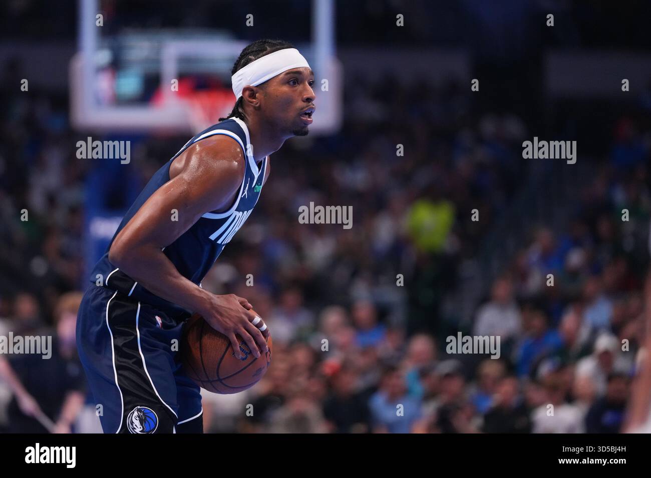 Dallas Mavericks guard Brandon Williams works the floor against the Los ...