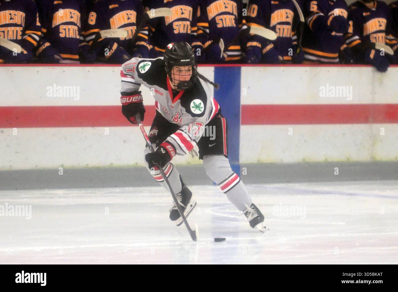 November 14, 2025: Ohio State Buckeyes forward Jocelyn Amos (17) skates ...