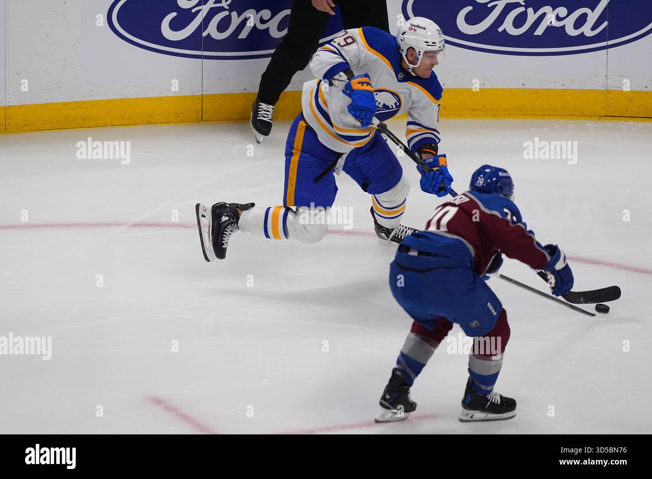 Buffalo Sabres left wing Beck Malenstyn (29) drives past Colorado ...