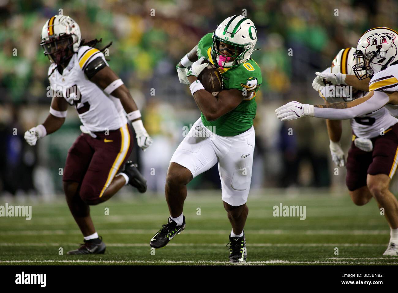 Oregon running back Jordon Davison (0) runs for a touchdown during the ...