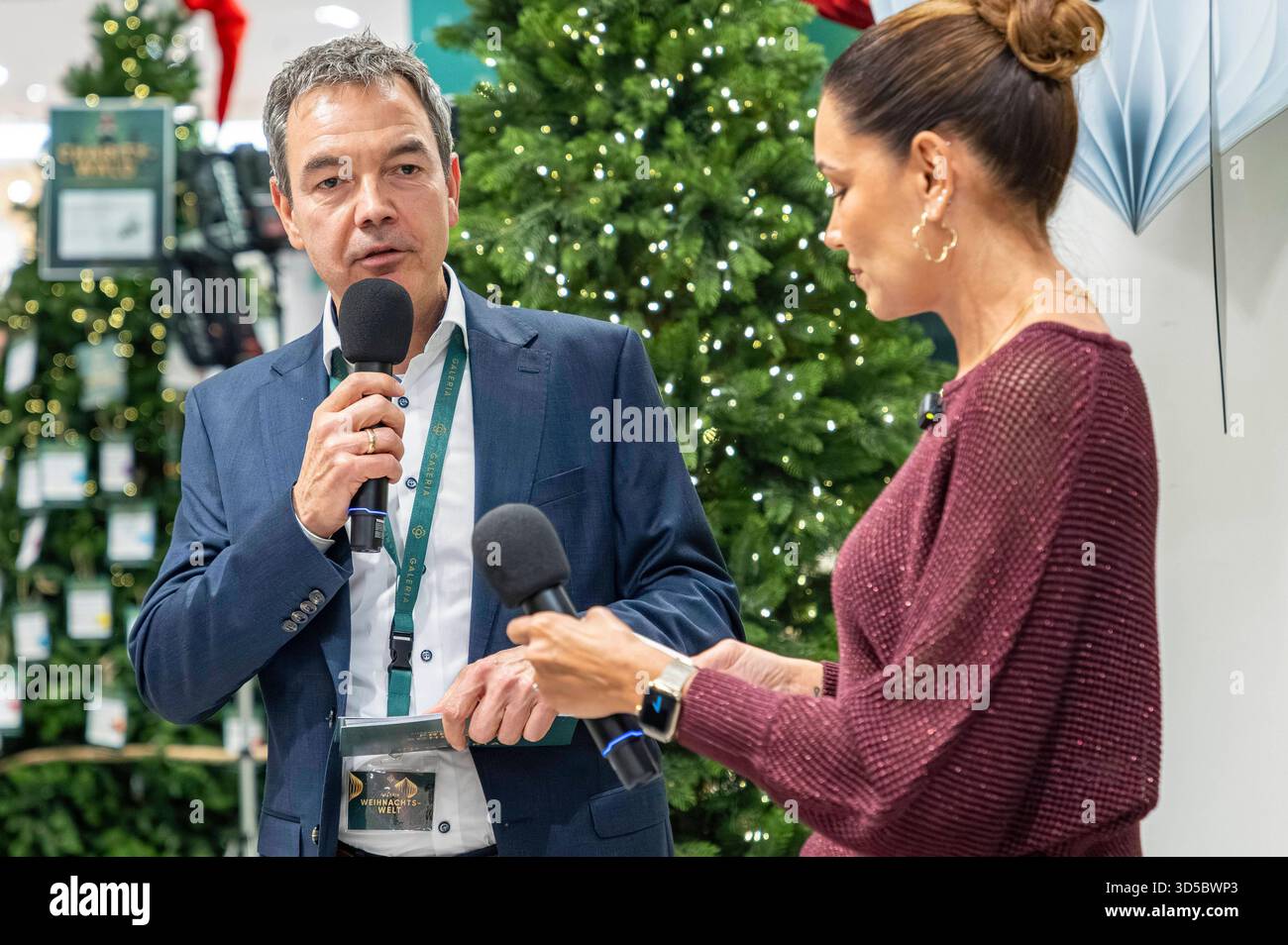 Frank Bertsch und Jana Ina Zarrella bei der Eröffnung des Charity ...
