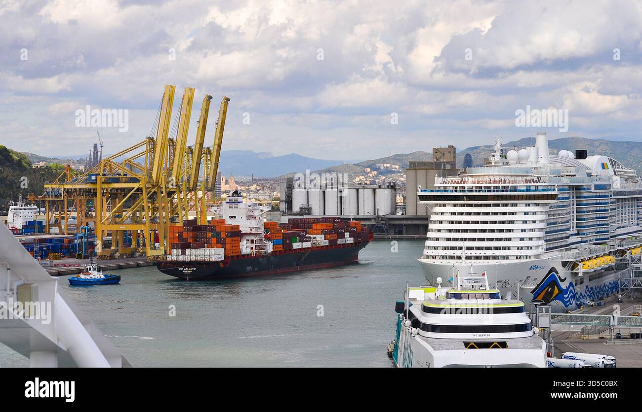 Barcelona, Spain - September 26, 2025: Cargo containers Hapag-Lloyd and ...