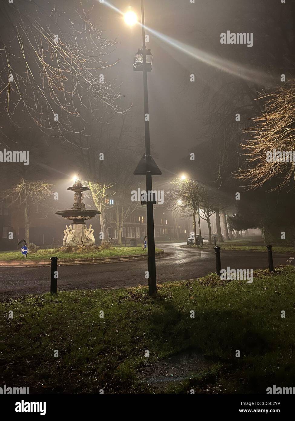 Residential lamp post illuminating night smartphone stock photos and ...