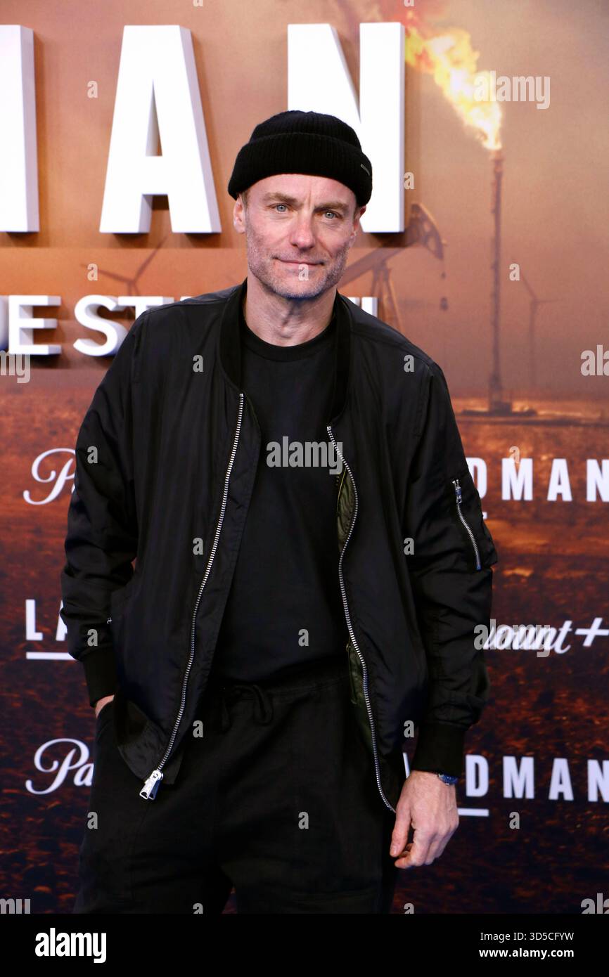 Mark Waschke bei der Premiere der 2. Staffel der Serie Landman im Zoo ...