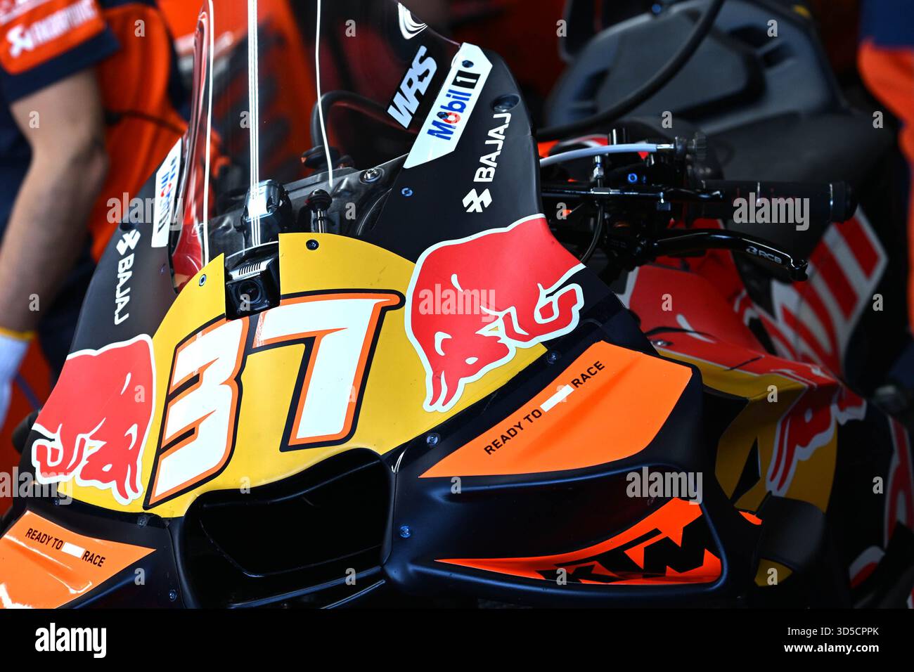 moto gp motul grand prix of the valencian community box qualifing 37 ...