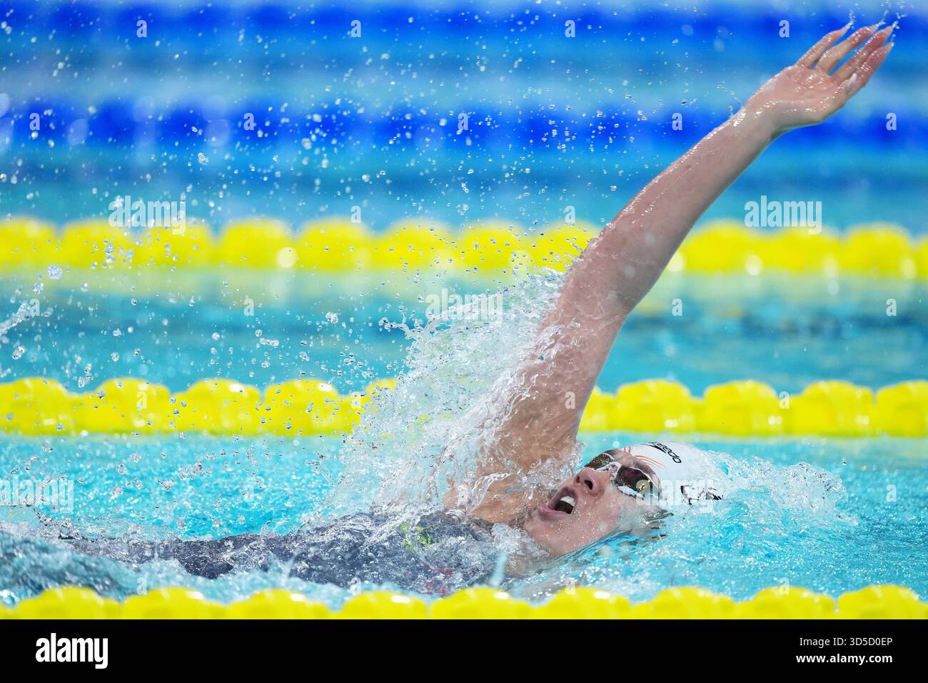 (251115) -- SHENZHEN, Nov. 15, 2025 (Xinhua) -- Liu Yaxin of Zhejiang ...