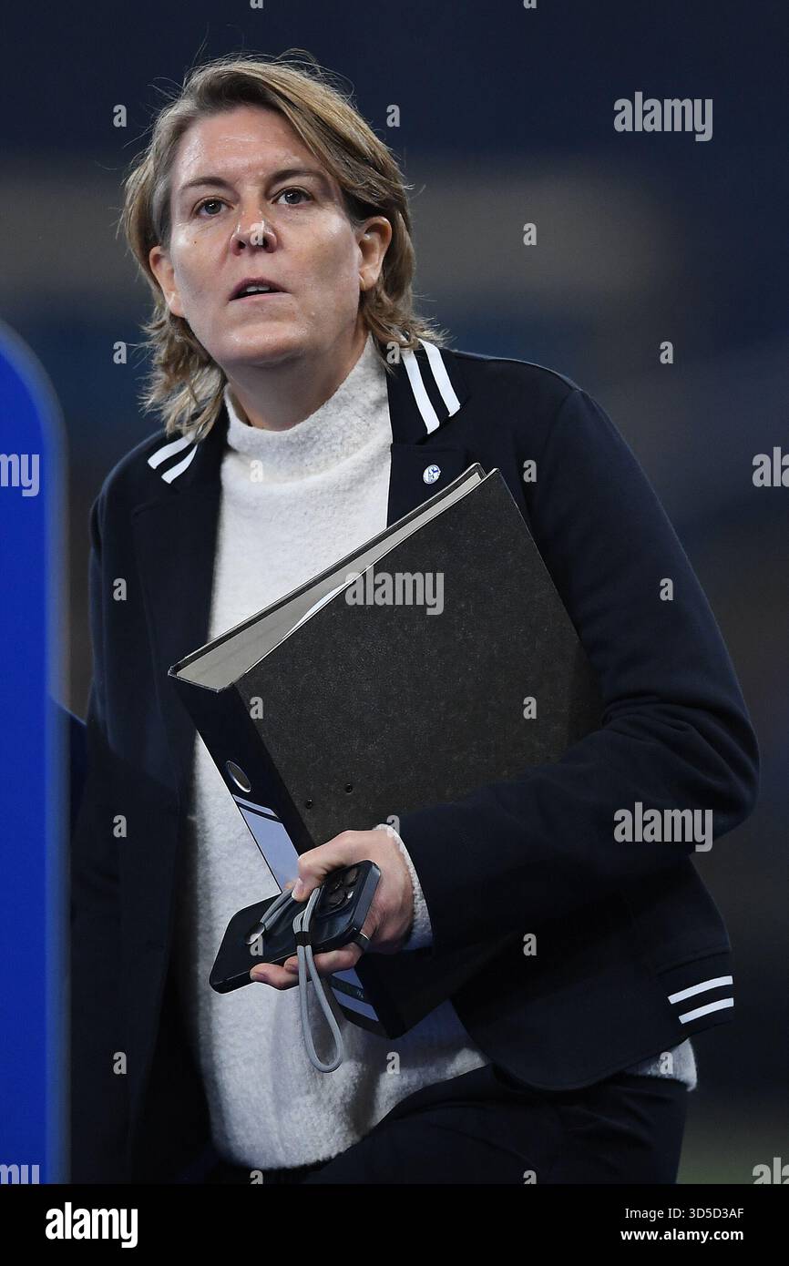 Fussball 2. Bundesliga Mitgliederversammlung des FC Schalke 04 am 15.11 ...