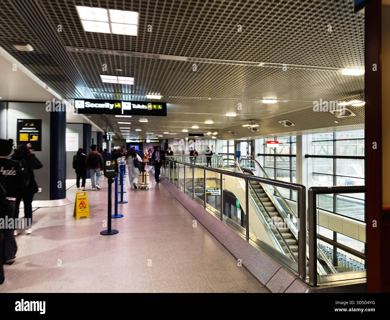 Manchester, UK - October 04, 2025: Crowded passage in a Manchester ...