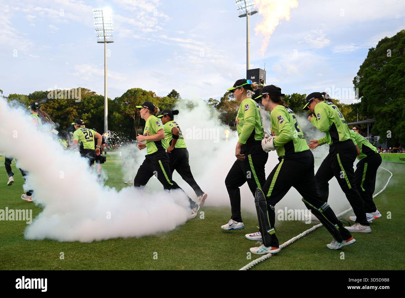 Thunder run on to the field before the WBBL match between the Sydney ...