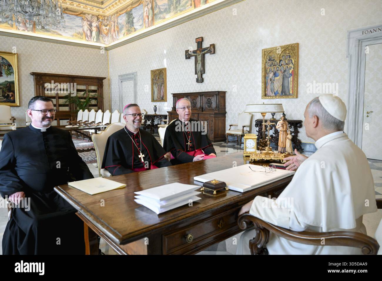 **NO LIBRI** Italy, Rome, Vatican, 2025/11/15.Pope Leo XIV receives in ...