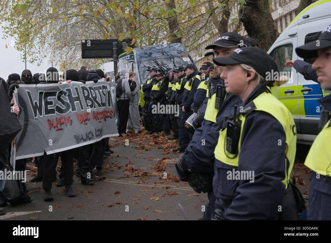 Bristol, UK 15th November 2025. Right wing anti immigration activists ...