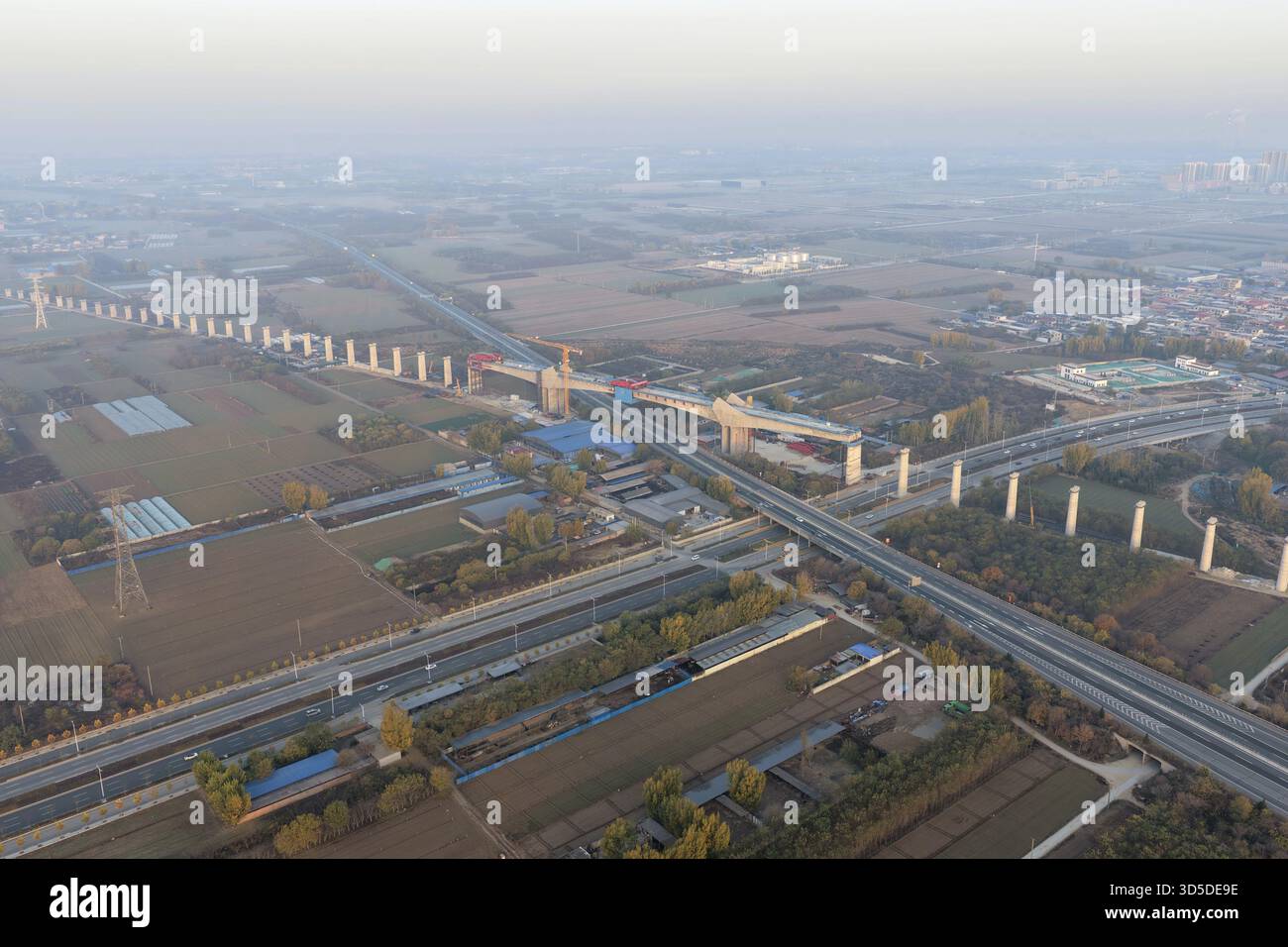 (251115) -- BAODING, Nov. 15, 2025 (Xinhua) -- An aerial drone photo ...