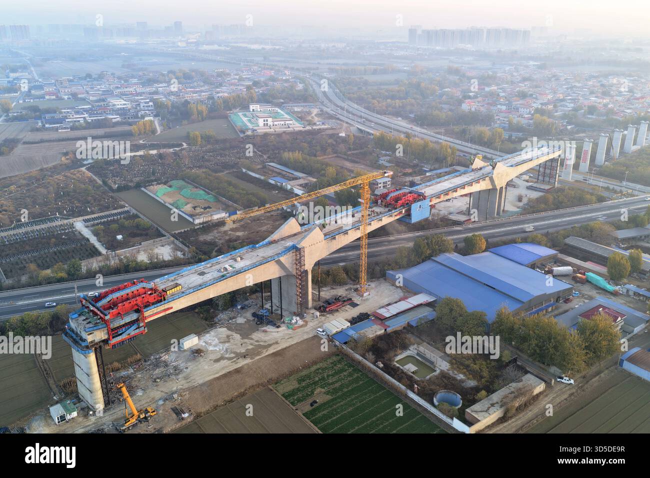 (251115) -- BAODING, Nov. 15, 2025 (Xinhua) -- An aerial drone photo ...