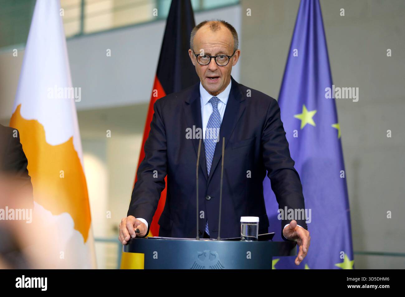 Friedrich Merz at the reception of the President of the Republic of ...