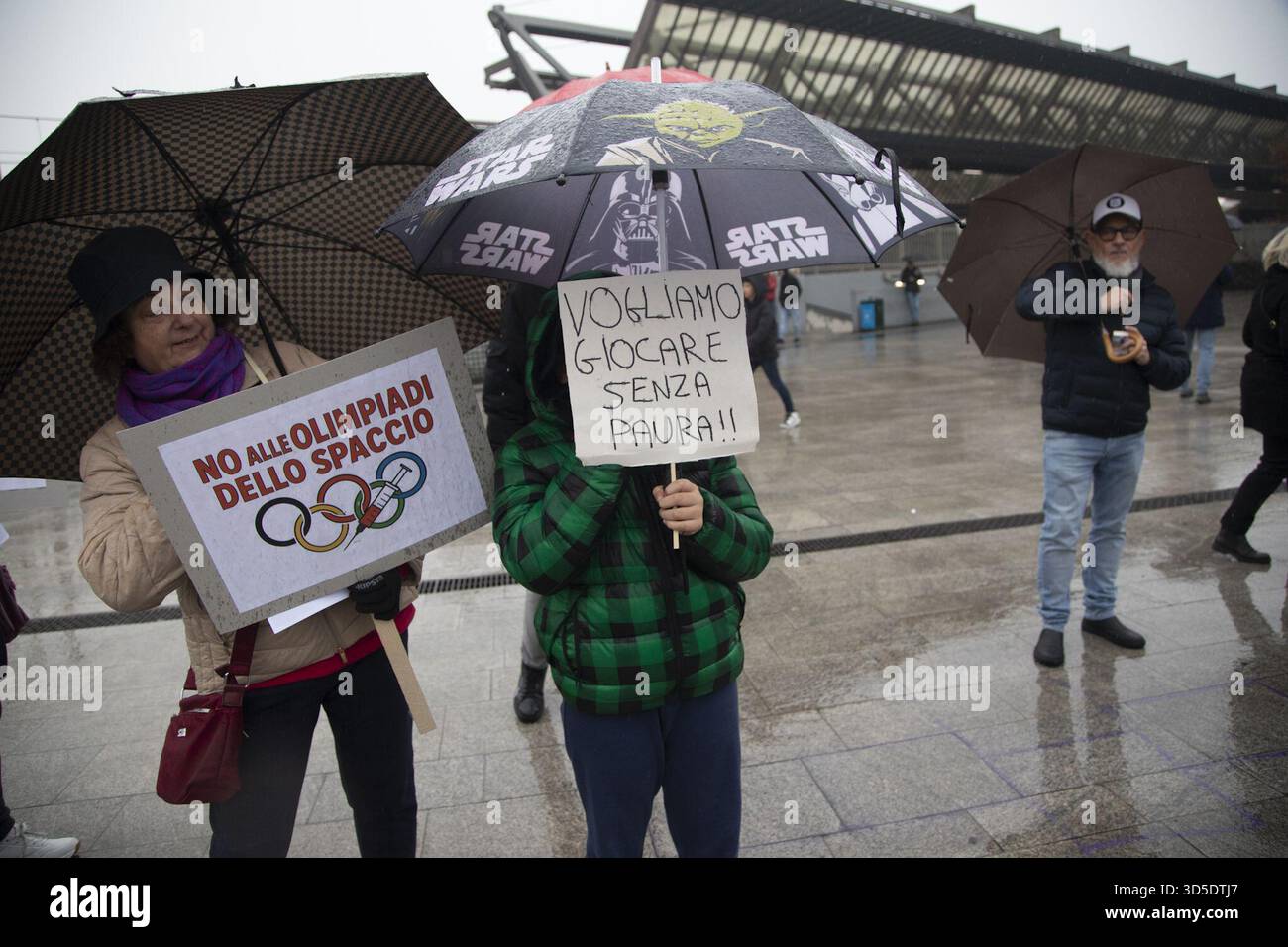Milan, Rogoredo district, "No Spaccio" demonstration in front of the ...