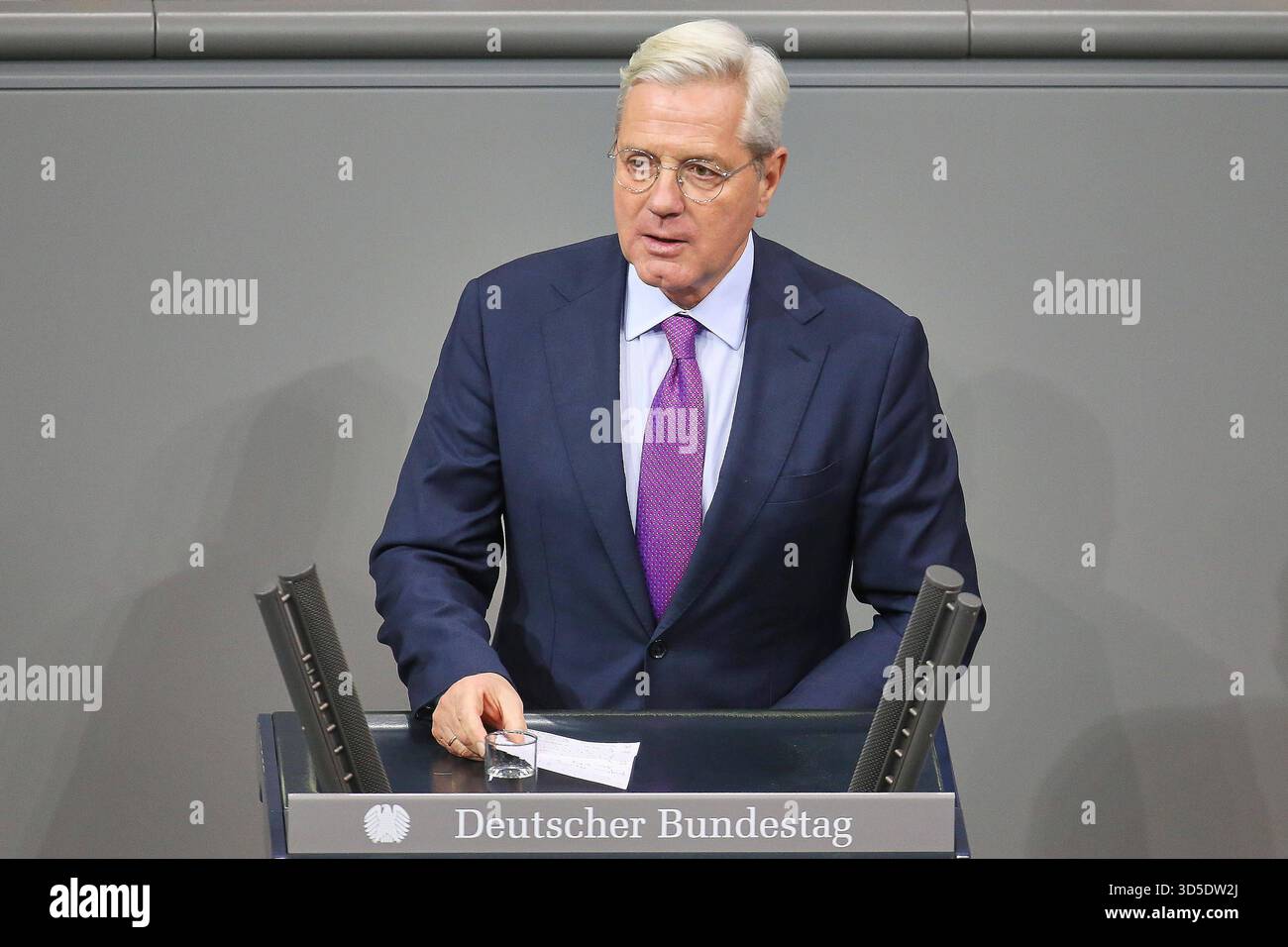 Berlin, Deutschland, 12.11.2025: Deutscher Bundestag: 39 ...