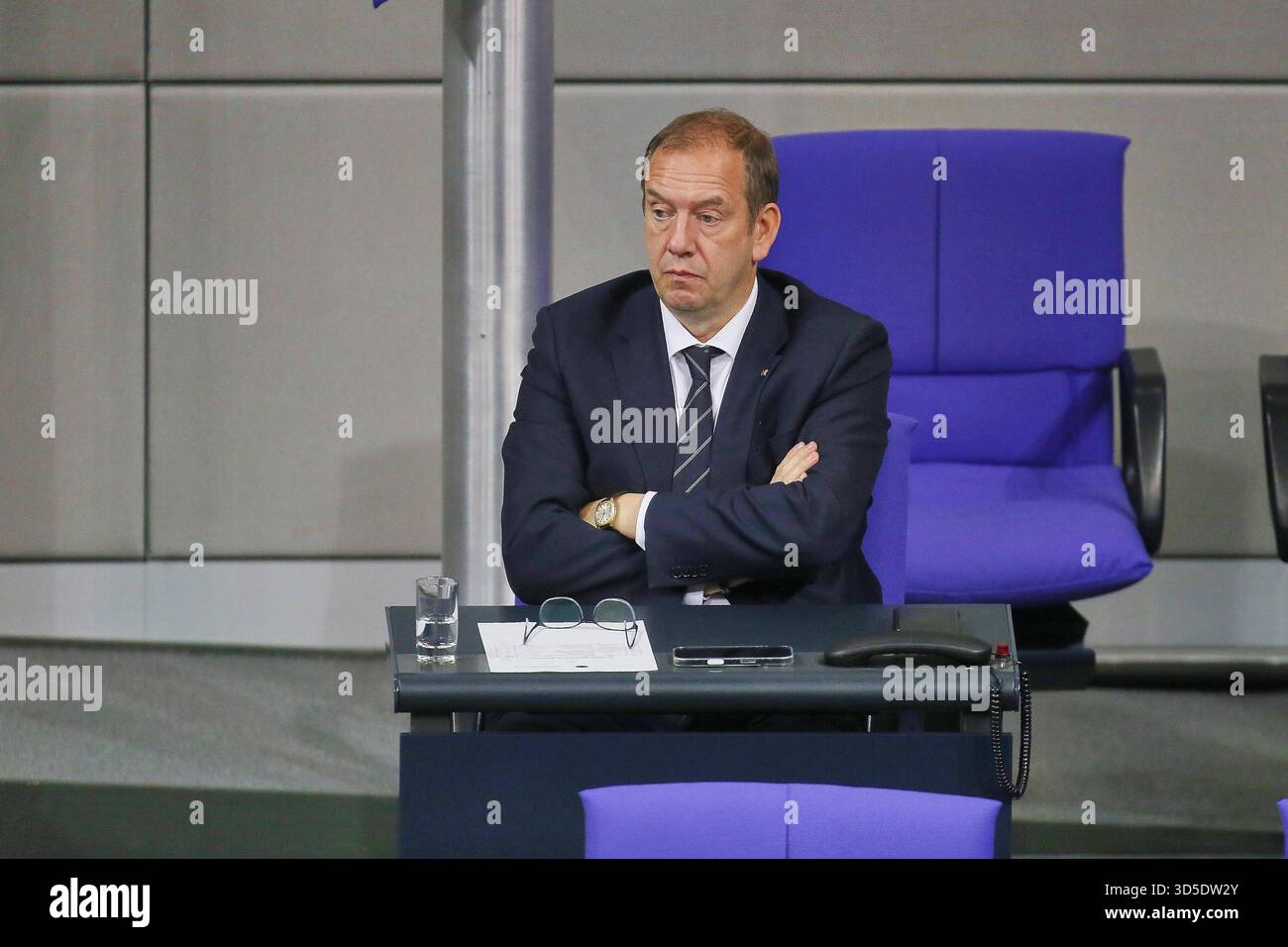 Berlin, Deutschland, 12.11.2025: Deutscher Bundestag: 39 ...