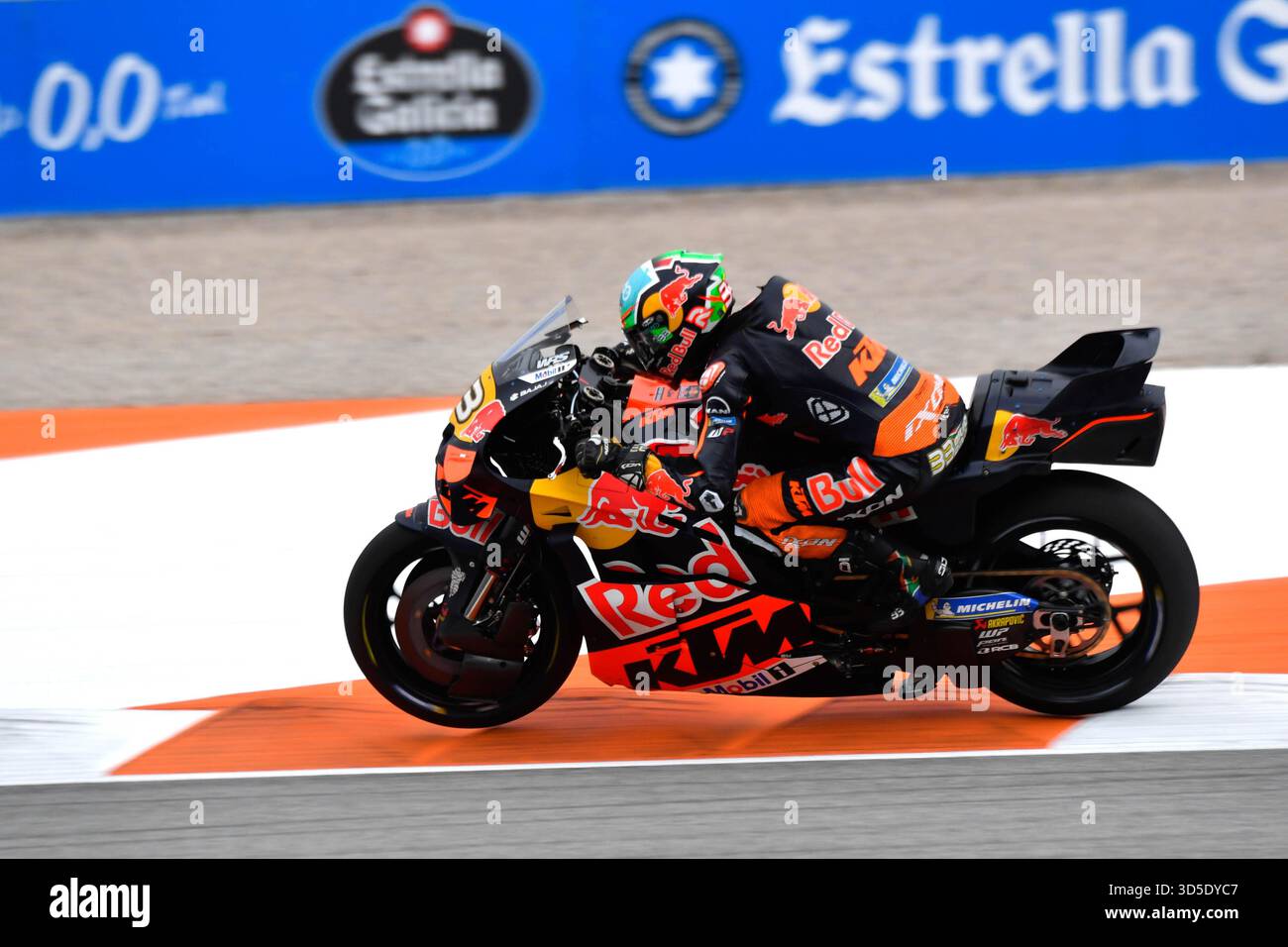 Moto gp motul grand prix of the valencian community Sprint race ...