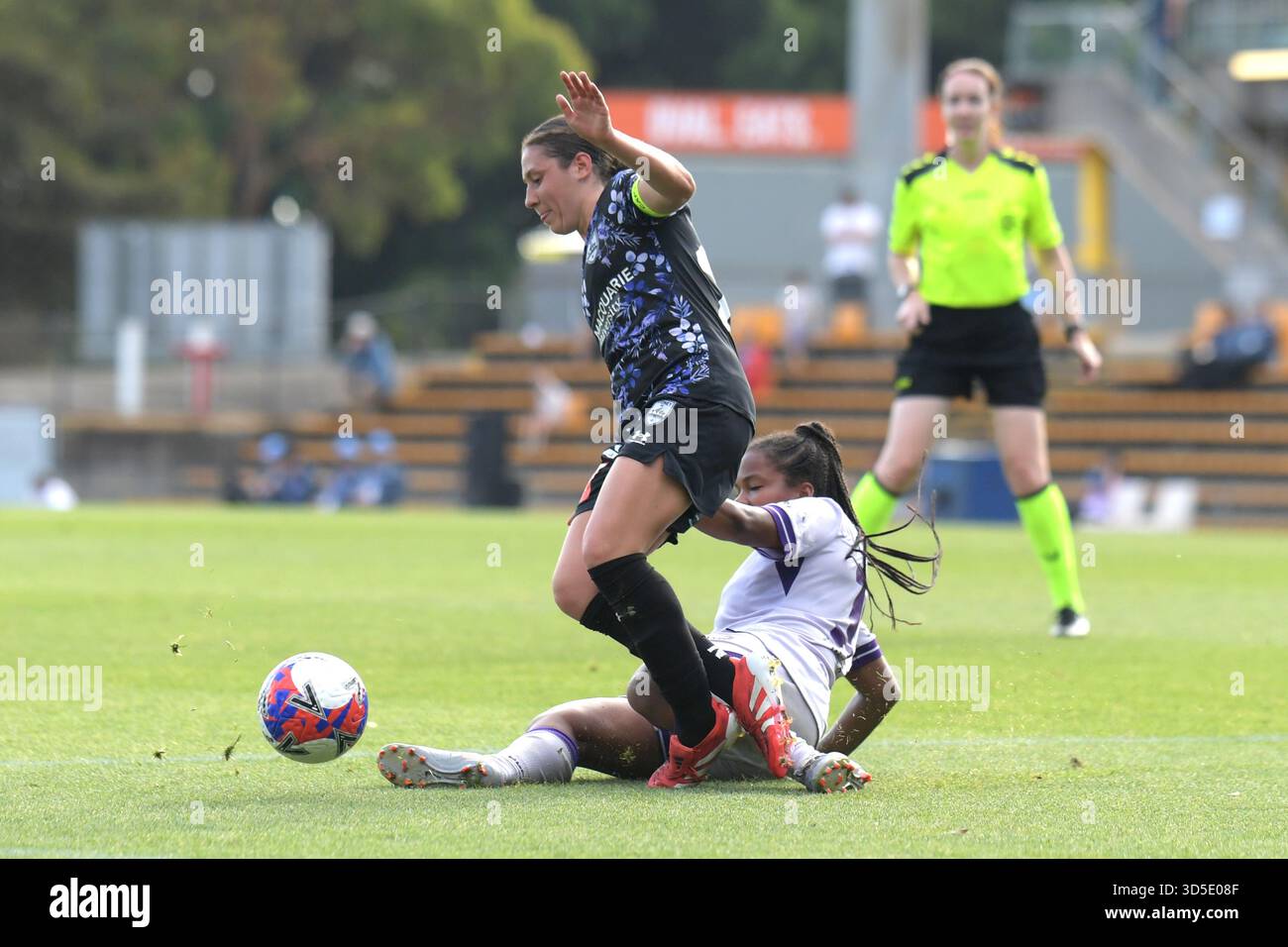Natalie Tobin (L) of Sydney FC and Naomi Thomas-Chinnama (R) of Perth ...