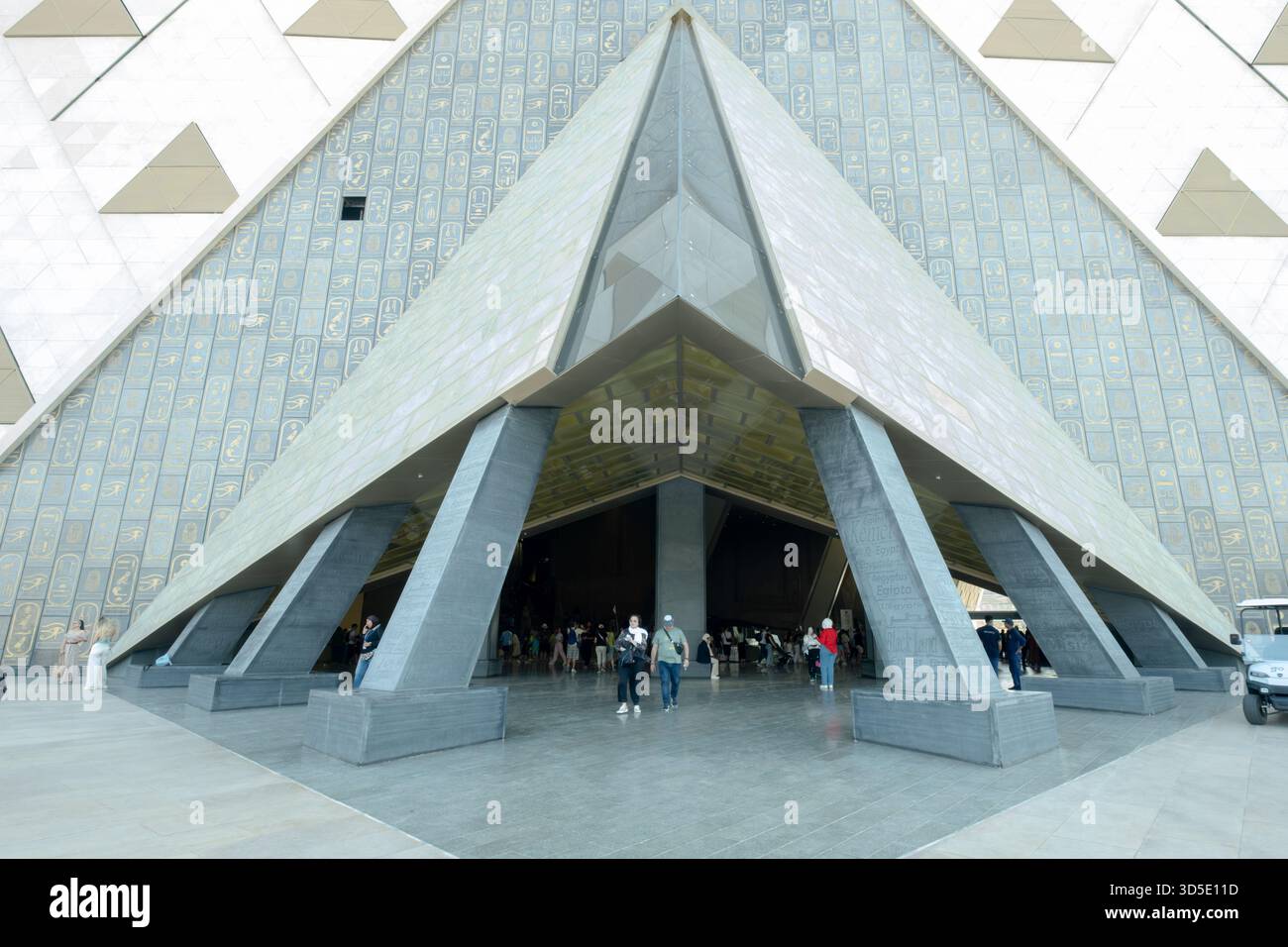 The grand egyptian museum exterior hi-res stock photography and images ...