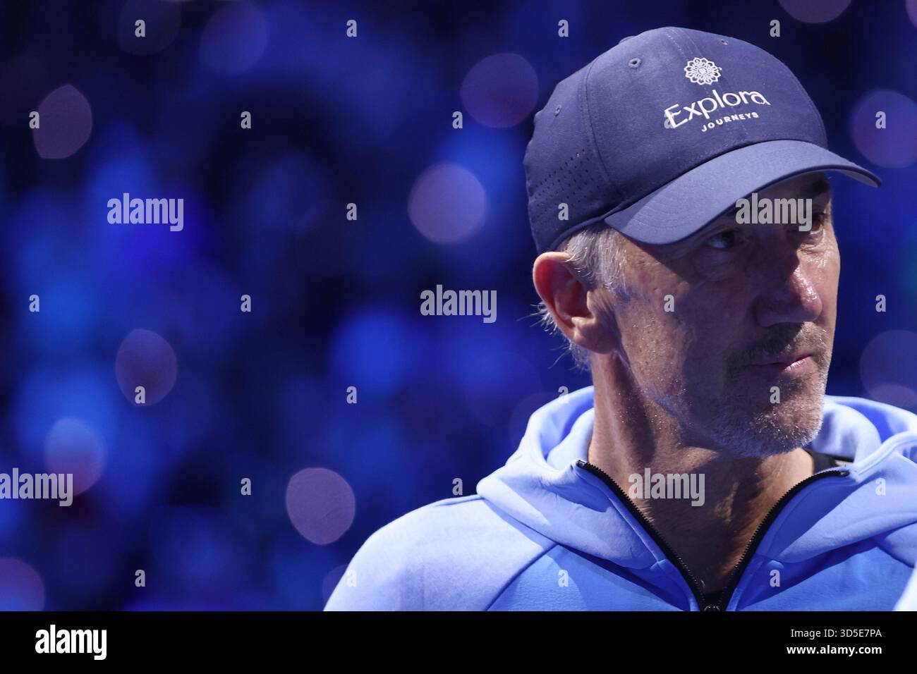 Darren Cahill, coach of Jannik Sinner looks on during the semi-final singles match between ...