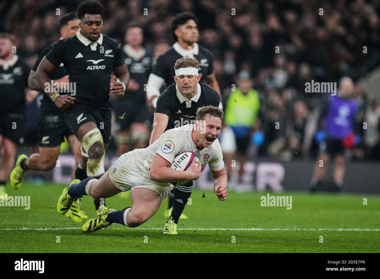 England Fraser Dingwall scores a try during the rugby union Nations ...
