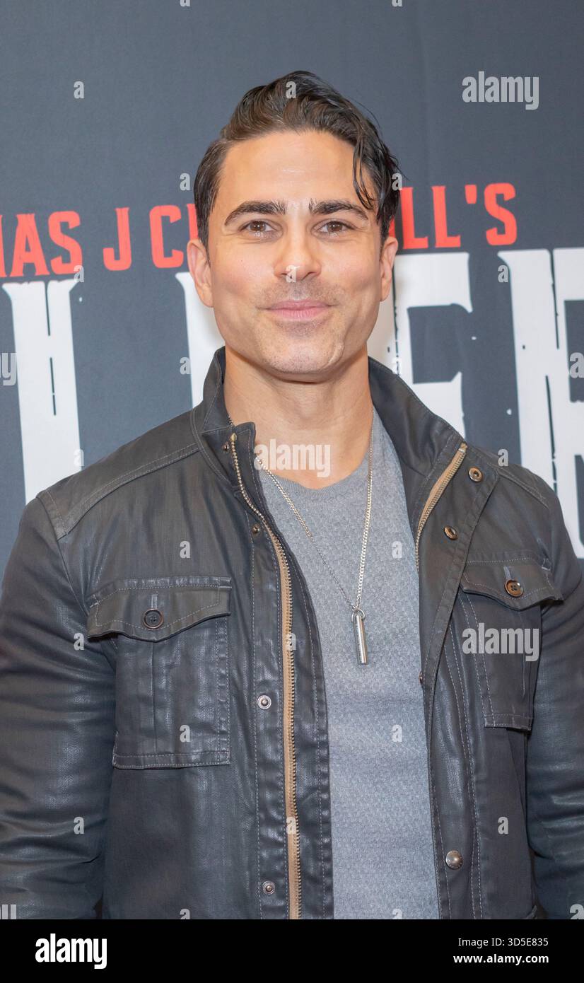 Los Angeles, CA, USA, 14th Nov. 2025 Carlo Mendez attends the premiere ...