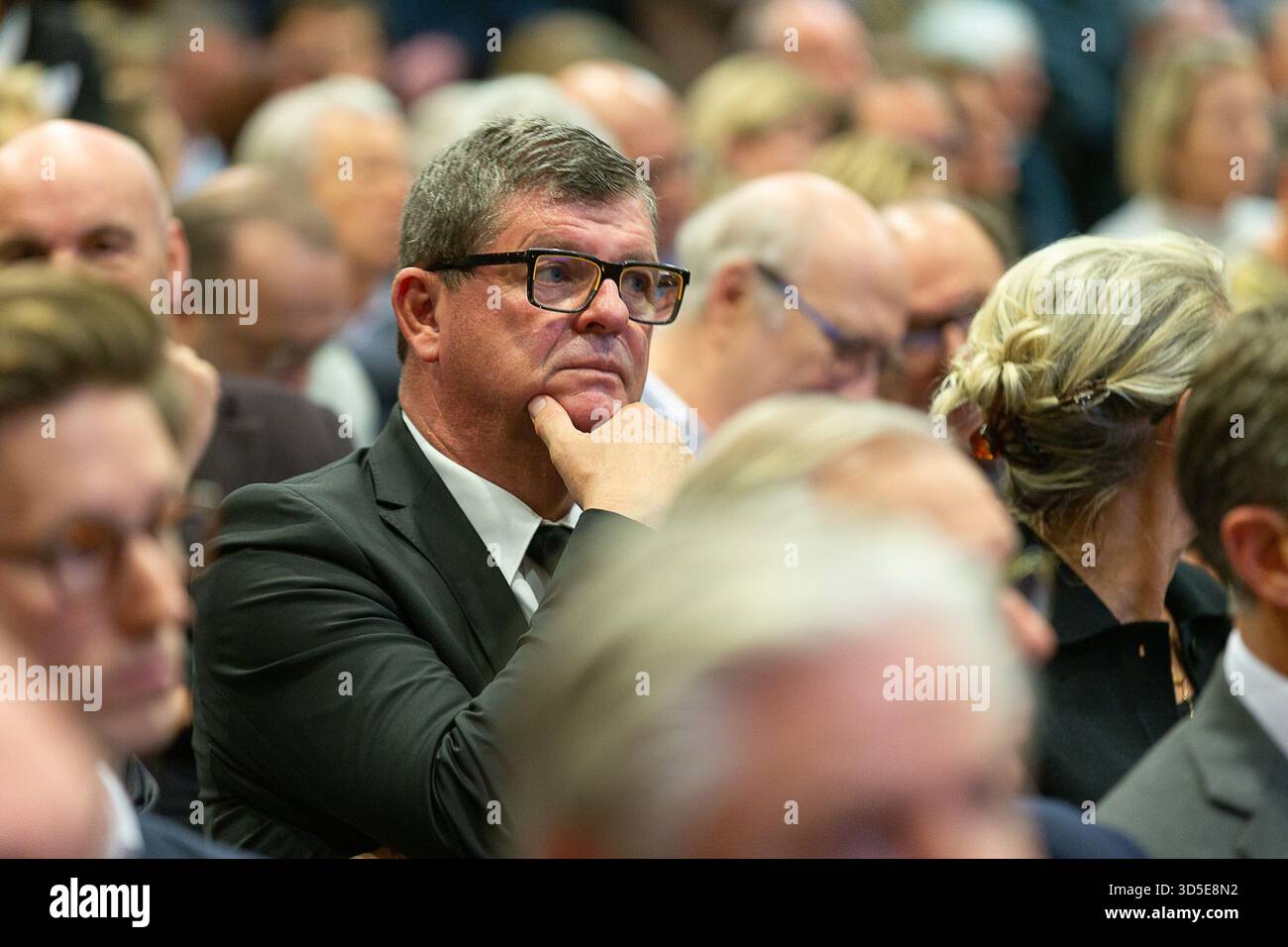 Open VLD's Bart Tommelein pictured during the funeral ceremony for ...