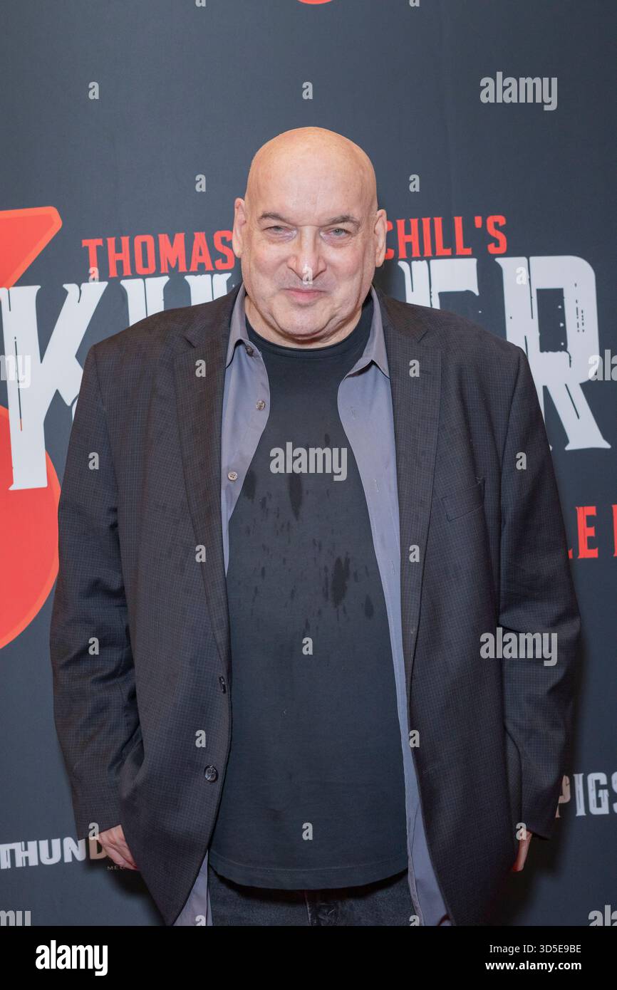 Los Angeles, CA, USA, 14th Nov. 2025 Barry Papick attends the premiere ...