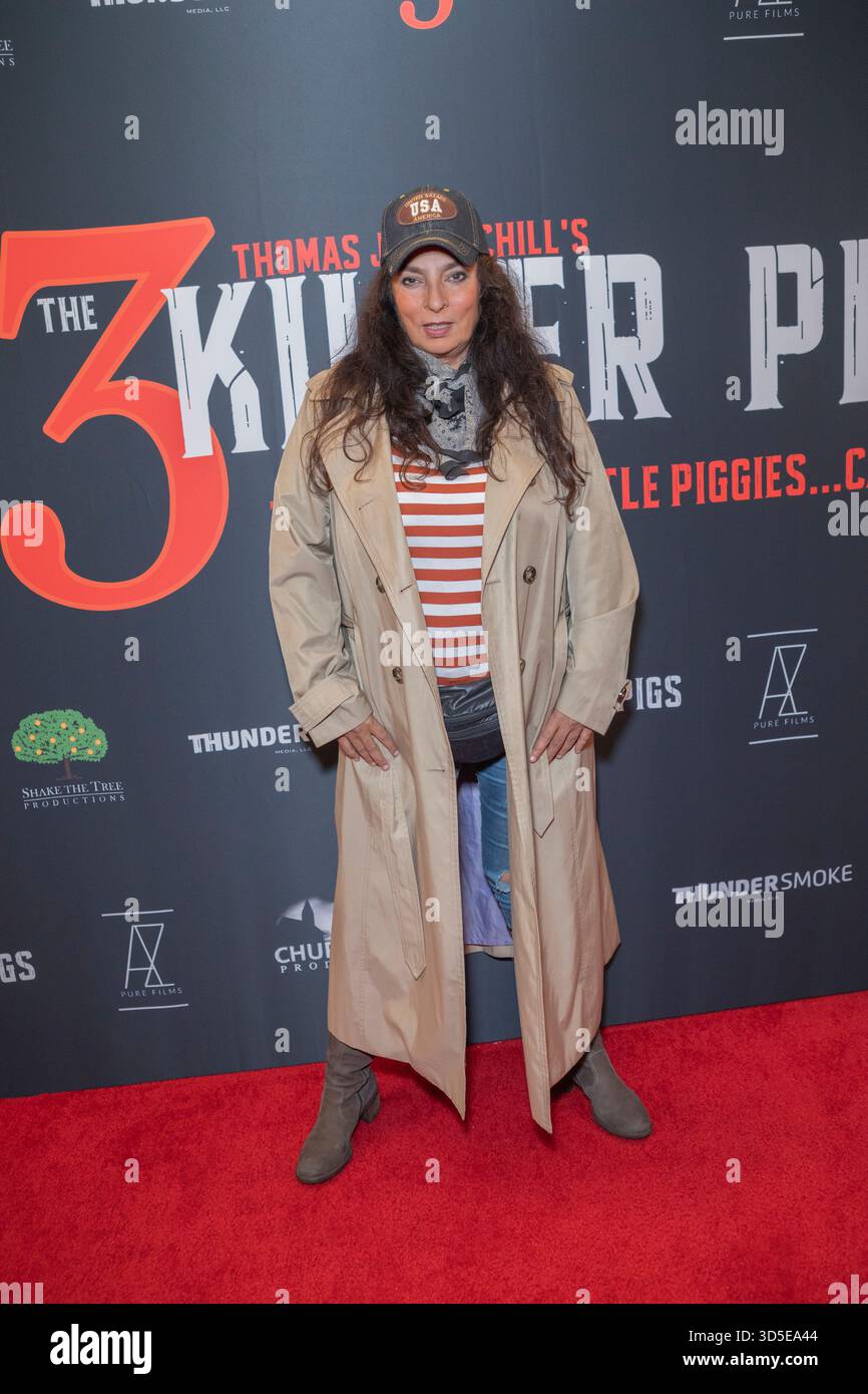 Los Angeles, CA, USA, 14th Nov. 2025 Alice Amter attends the premiere ...