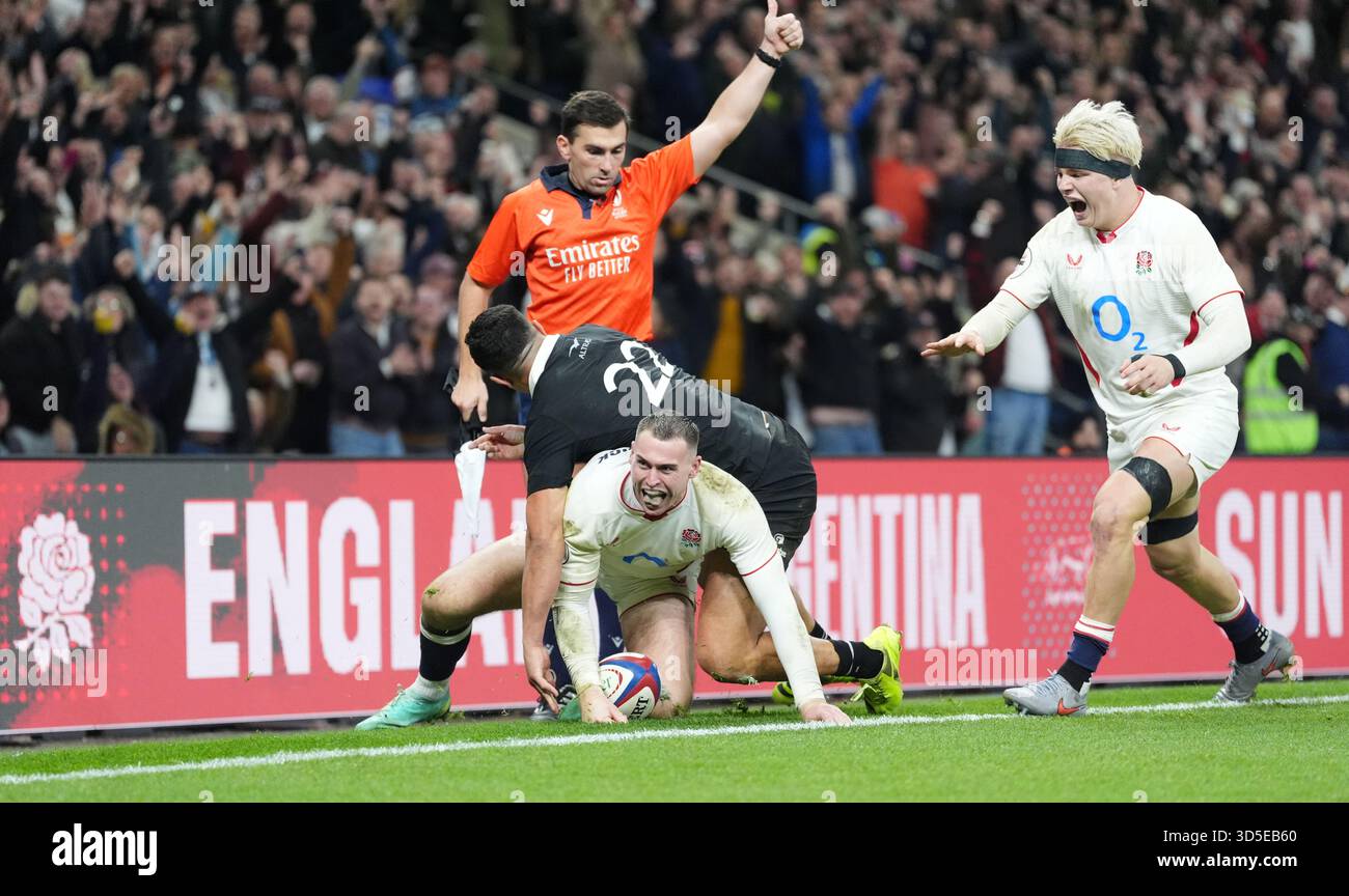 England's Tom Roebuck scores their side's fourth try of the game during ...