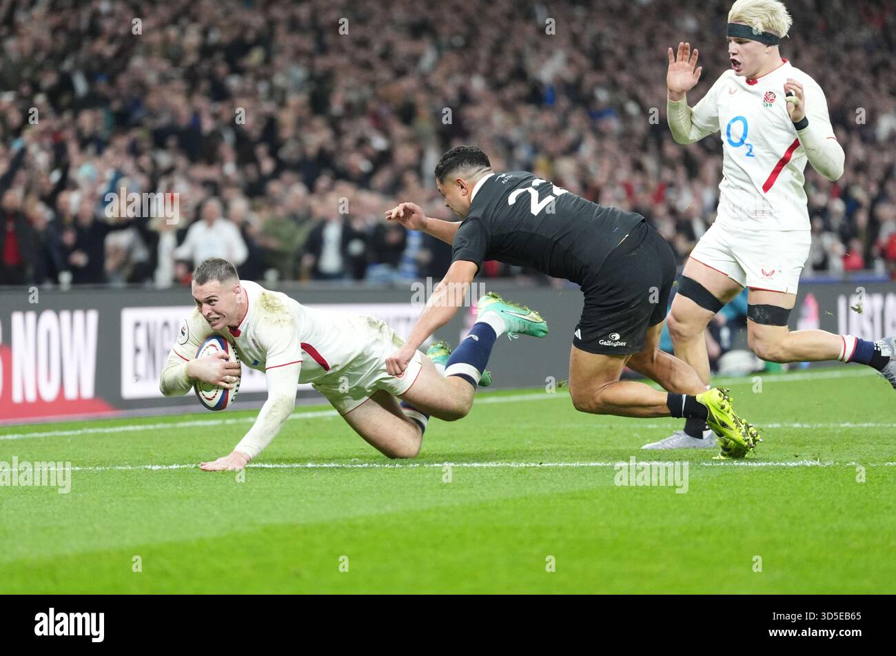 England's Tom Roebuck scores their side's fourth try of the game during ...