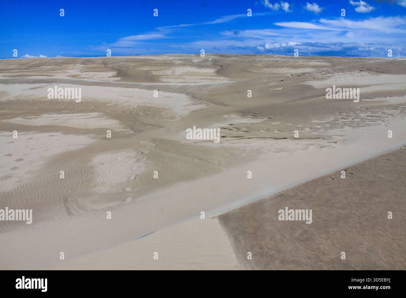 Serene dune landscape hi-res stock photography and images - Alamy