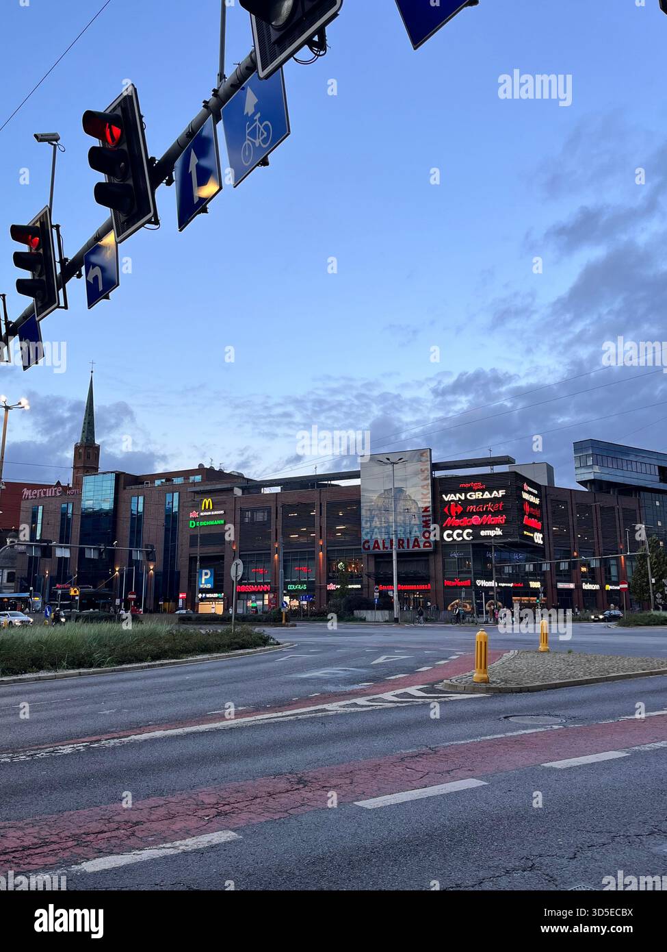 Illuminated signage modern buildings hi-res stock photography and ...