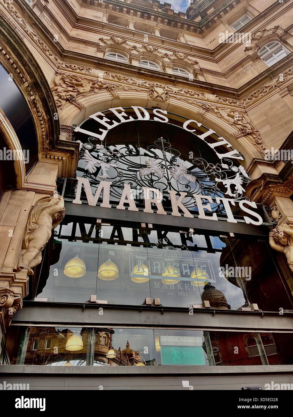 Exterior view of the famous Leeds Kirkgate Market, featuring its ornate ...